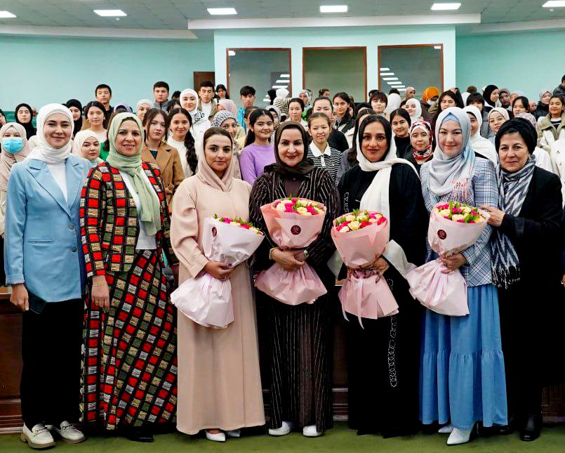 DR. AISHA ABDULLAH MET WITH STUDENTS DURING HER VISIT TO UZBEKISTAN ...